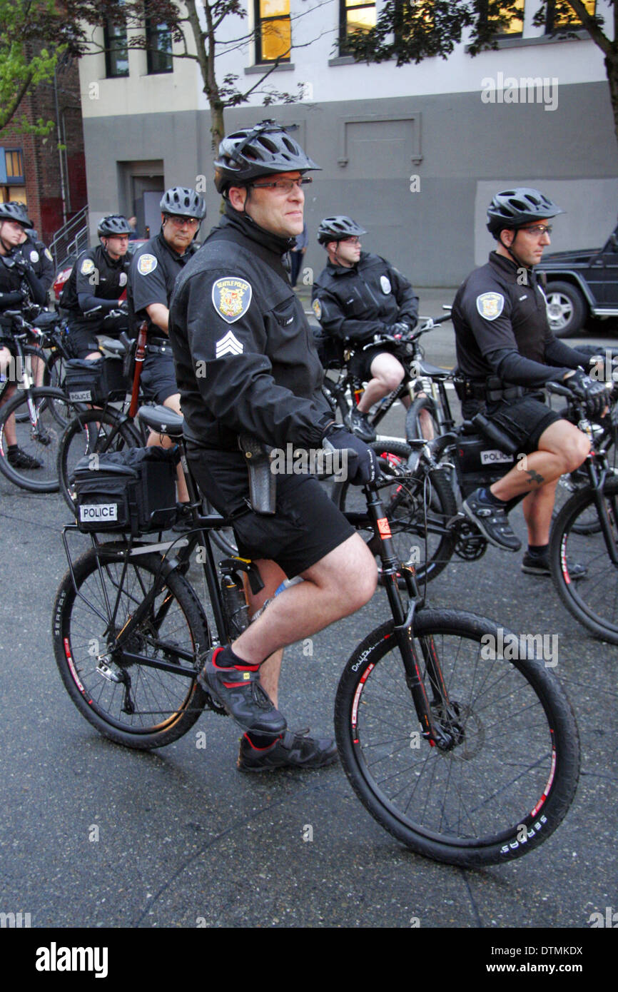 Seattle Police Department cycle cops Stock Photo - Alamy