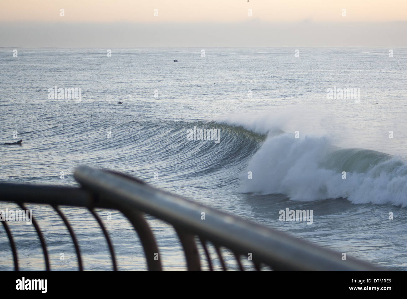 Rolling sets of waves hi-res stock photography and images - Alamy