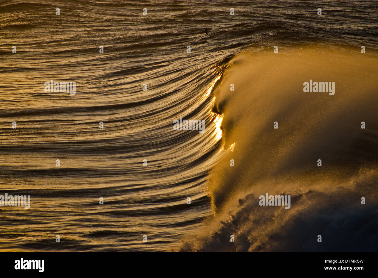 Rolling sets of waves hi-res stock photography and images - Alamy