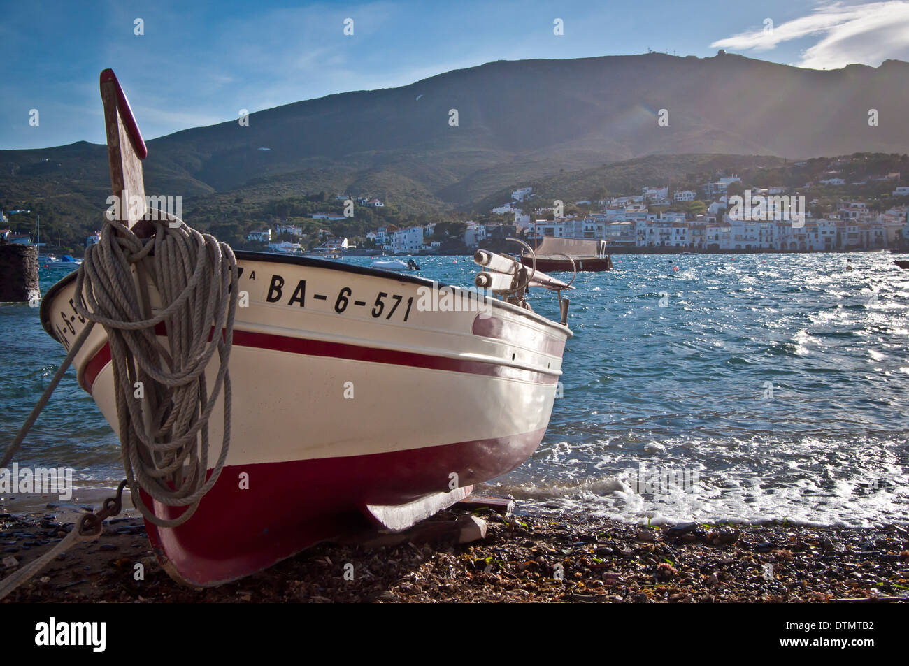 Small boat rests hi-res stock photography and images - Alamy