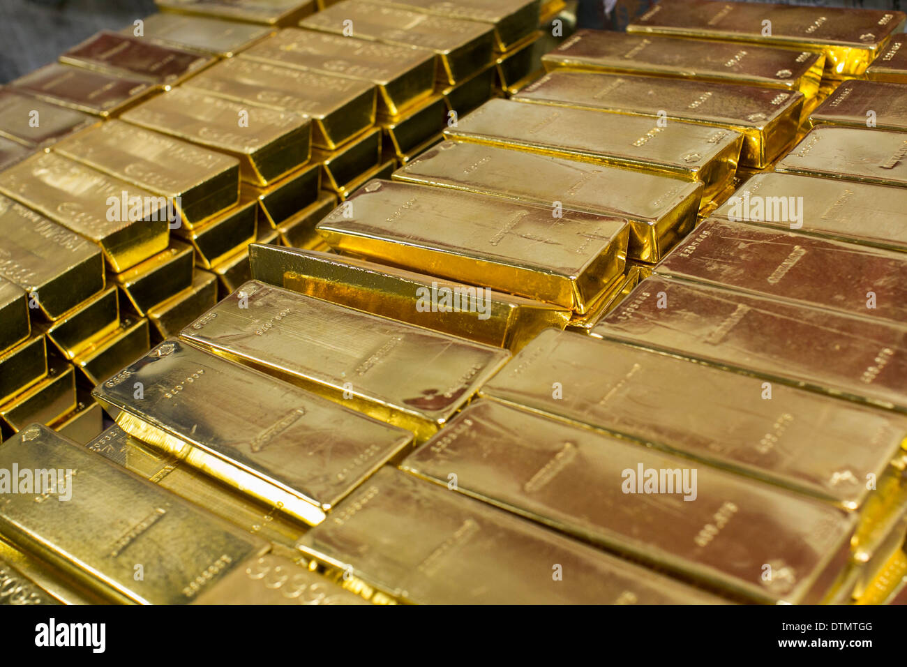 Bars of gold bullion owned by the U.S. Government at the West Point ...