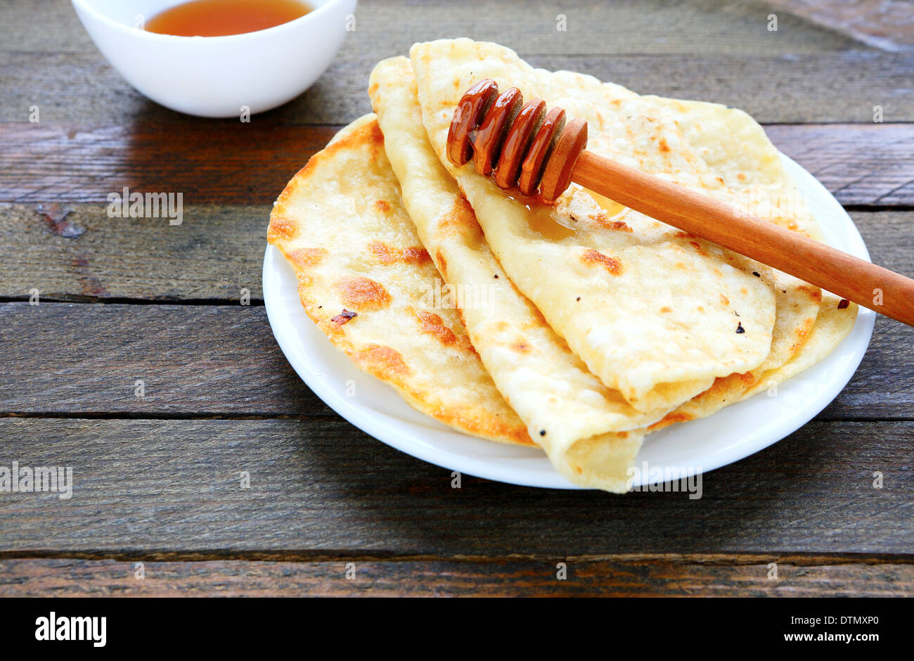 Thin pita bread background hi-res stock photography and images - Alamy