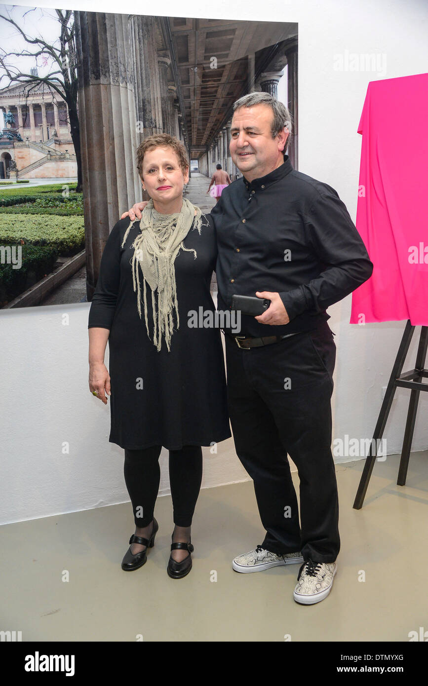 Bob Carey with wife Linda The Tutu Projec The man in the pink tutu ...