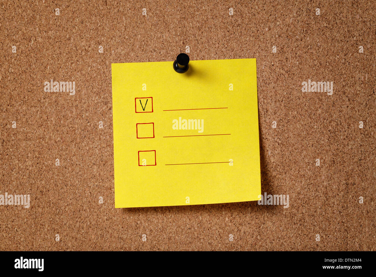 sticker note on cork board with checkboxes, empty Stock Photo - Alamy