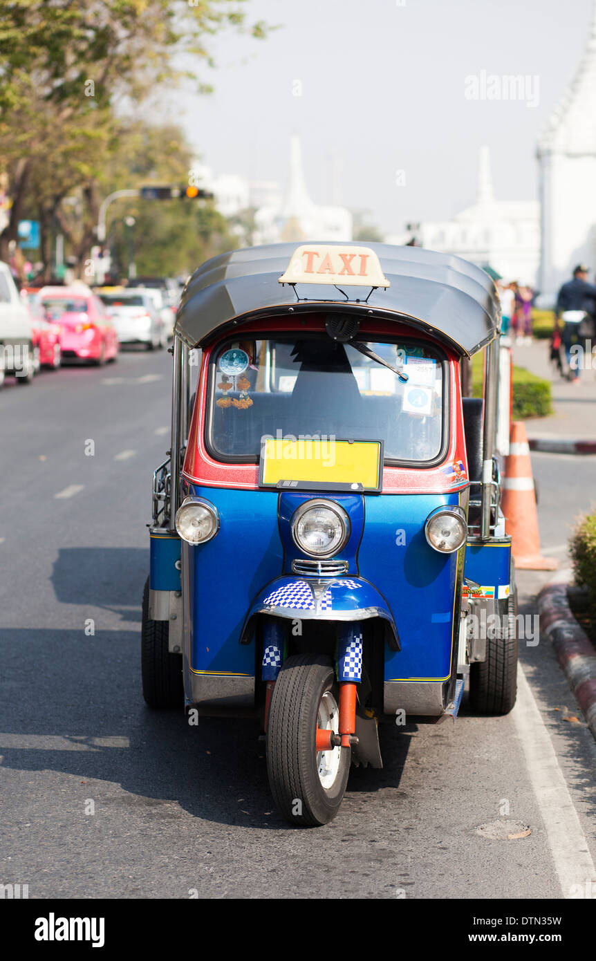 3 wheel taxi hi-res stock photography and images - Alamy