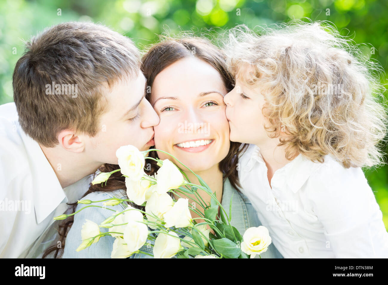Family having picnic outdoors Stock Photo - Alamy