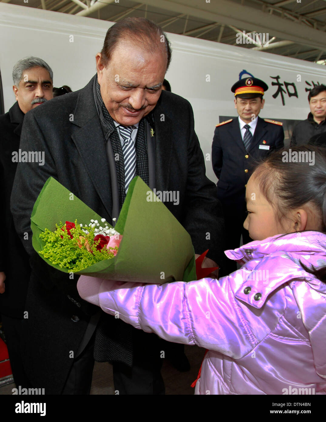 Mamnoon hussain hi-res stock photography and images - Alamy