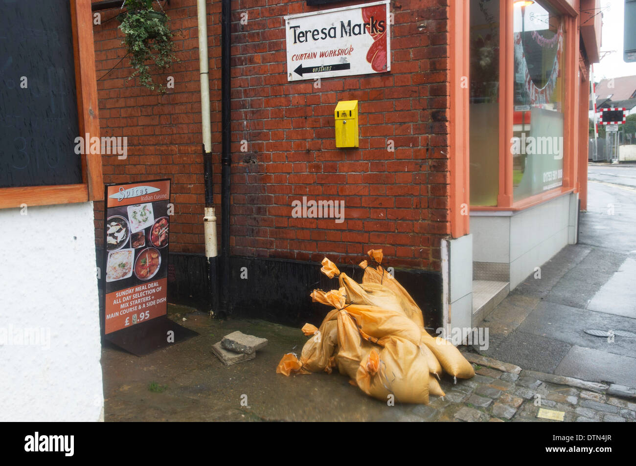 Datchet village green hi-res stock photography and images - Alamy