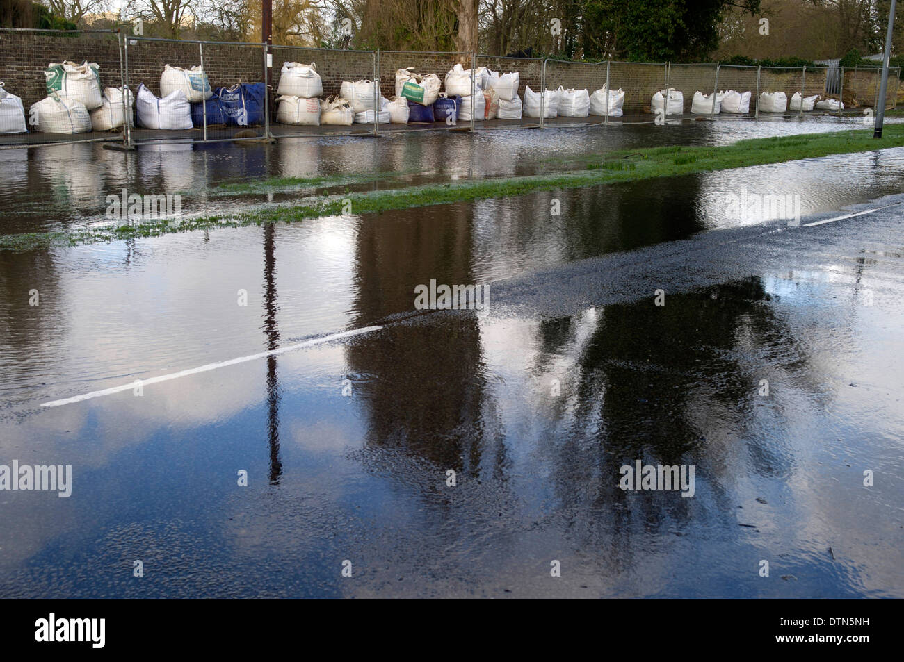 Datchet floods hi-res stock photography and images - Alamy