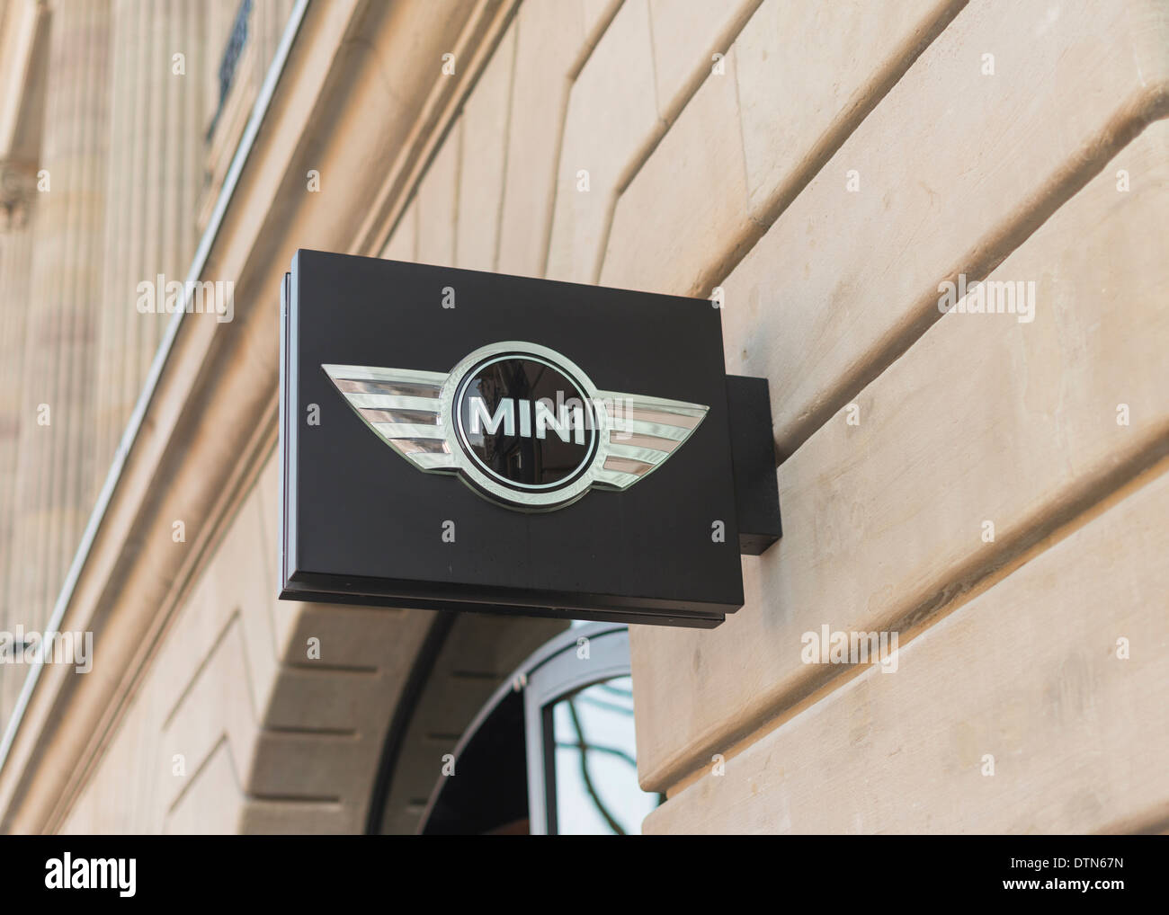 Mini Cooper Sign High Resolution Stock Photography and Images - Alamy