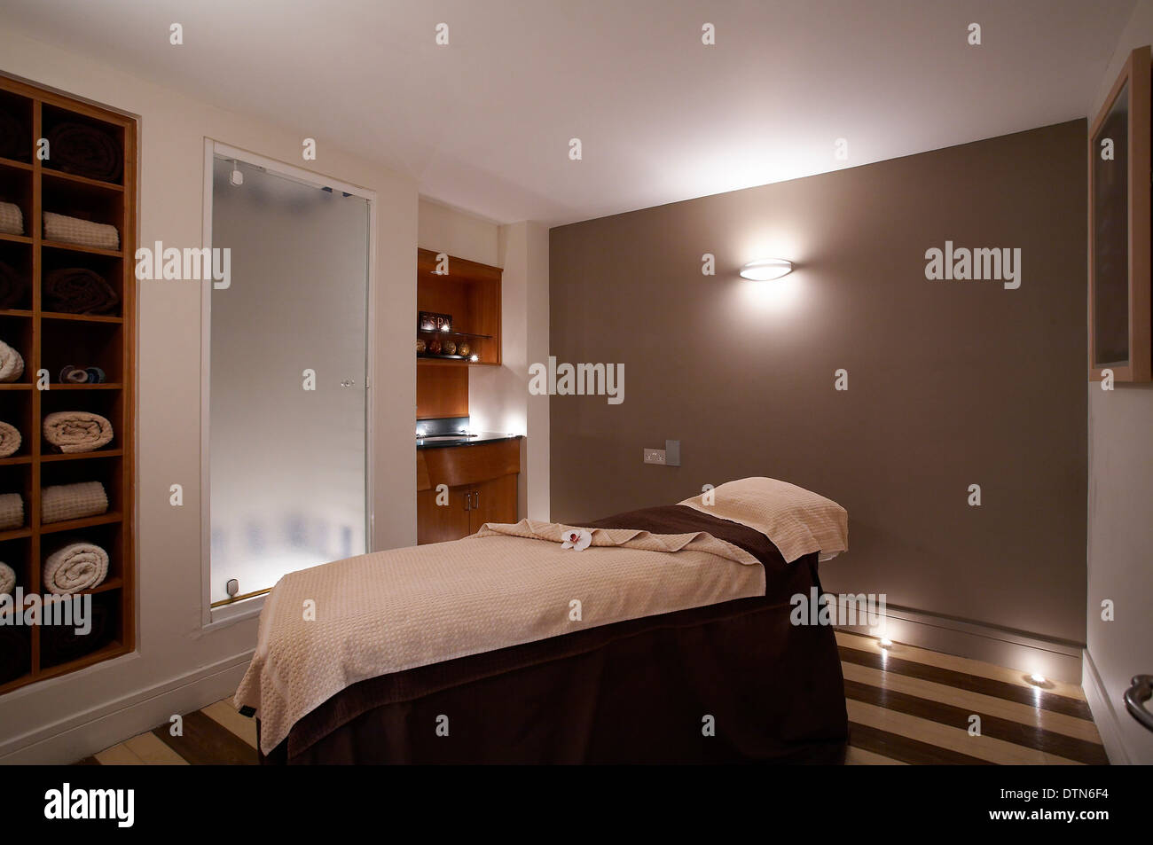 Spa Treatment Room Ceiling