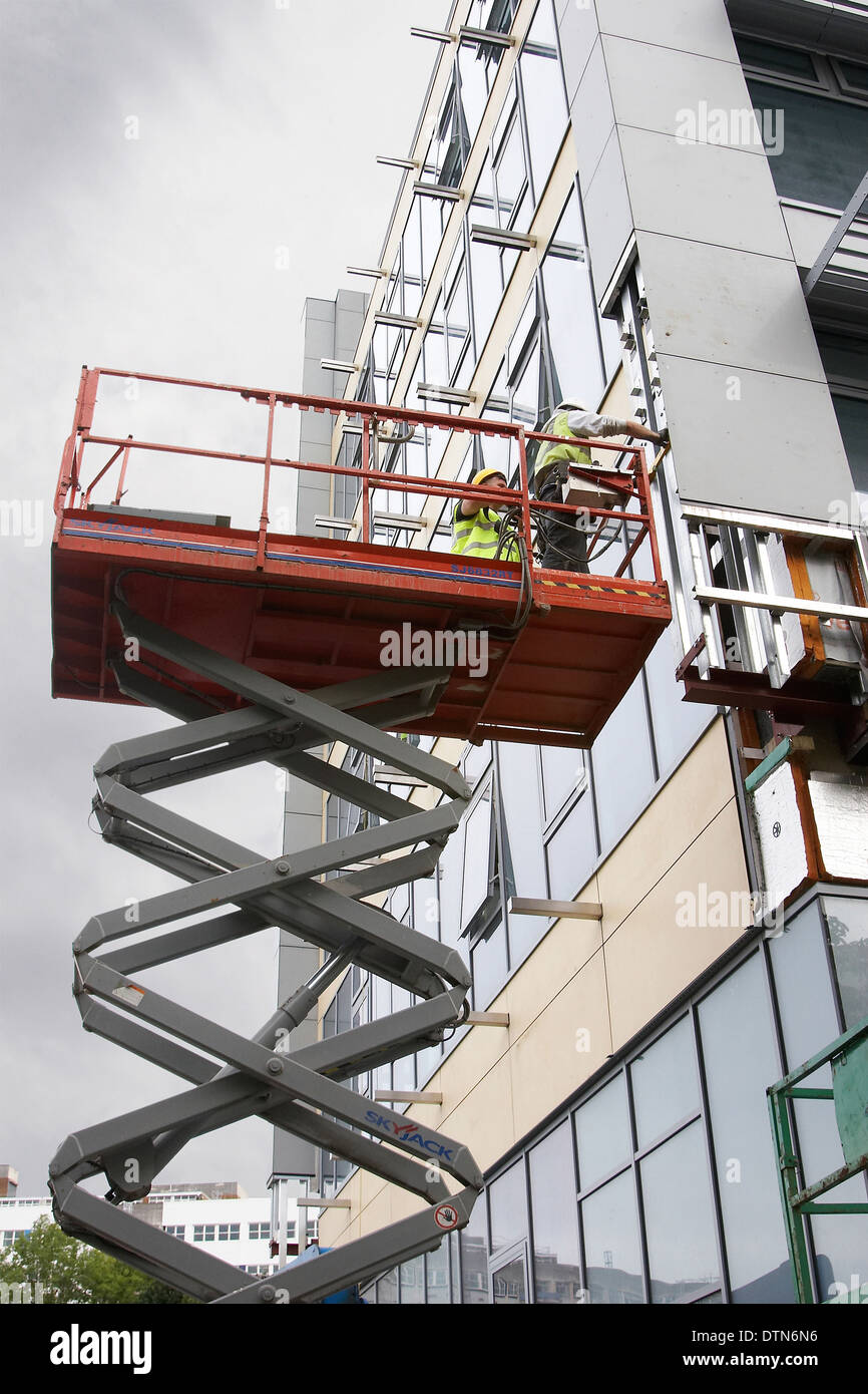 Hoist platform cherry picker hi-res stock photography and images - Alamy