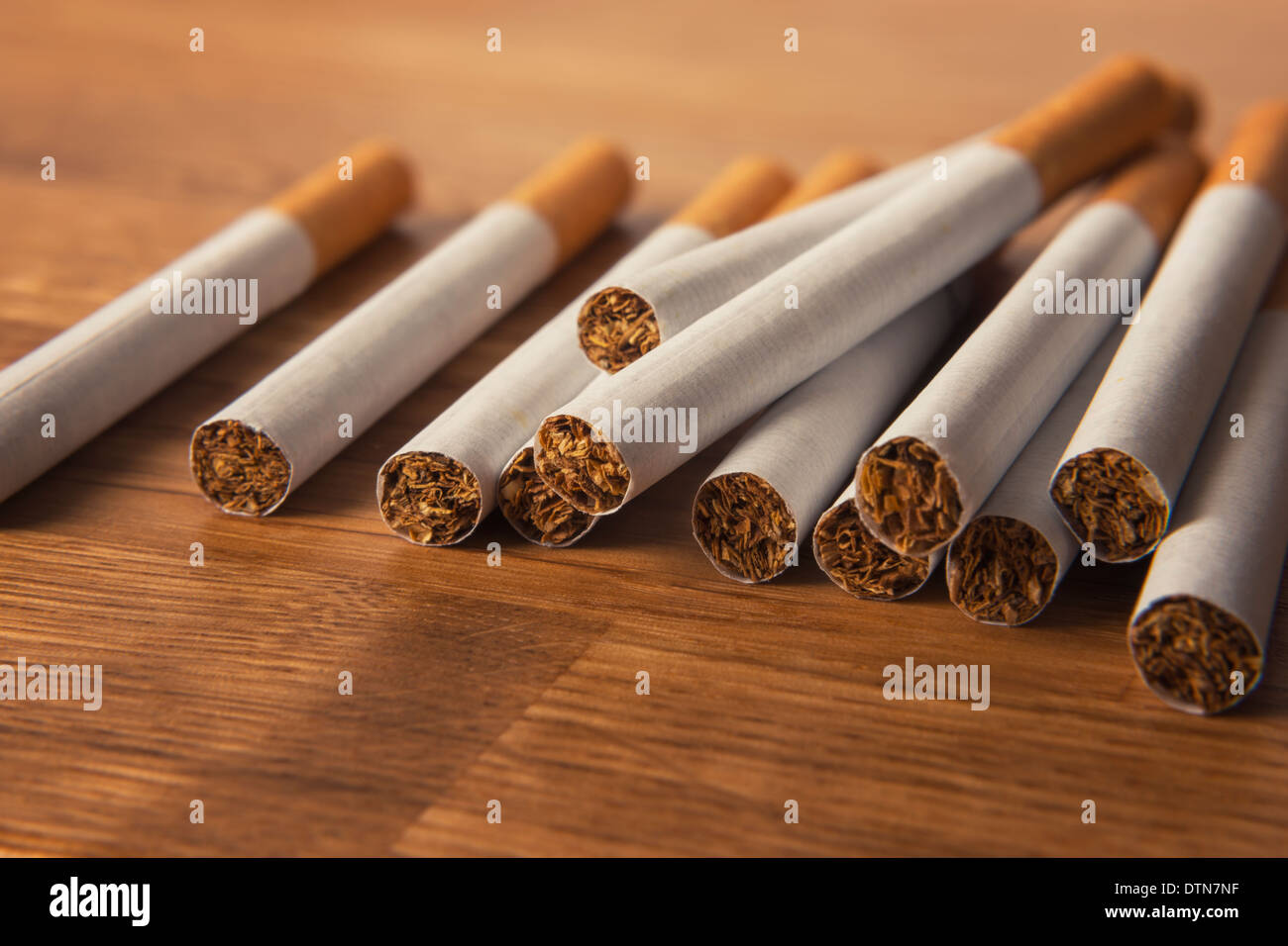 Smoking group cigarettes hi-res stock photography and images - Alamy