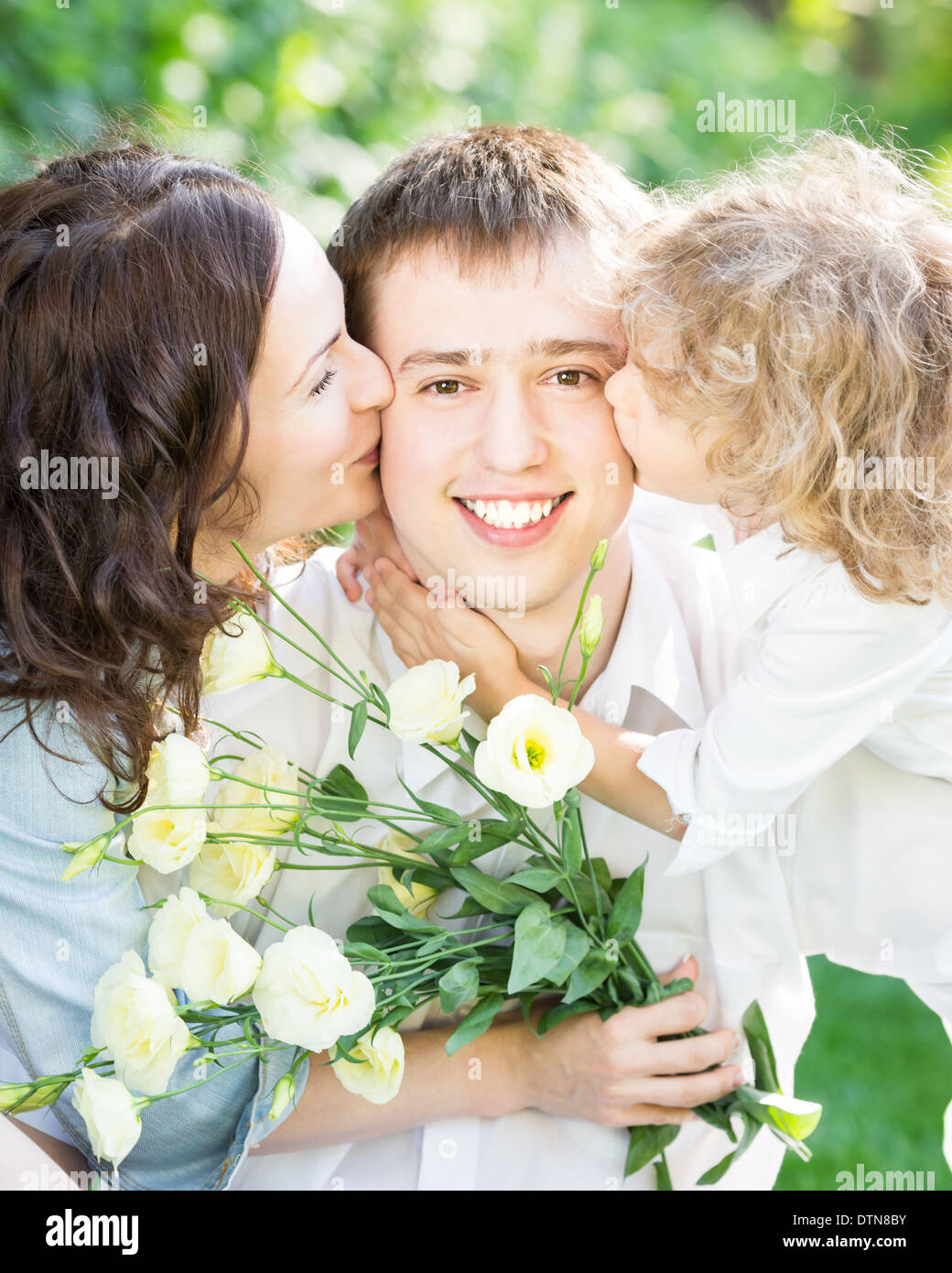 Happy family enjoying their vacations hi-res stock photography and ...