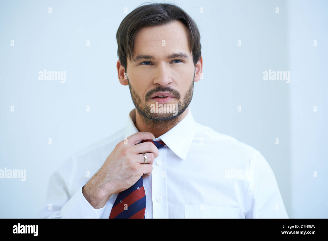 Fiddling man hi-res stock photography and images - Alamy