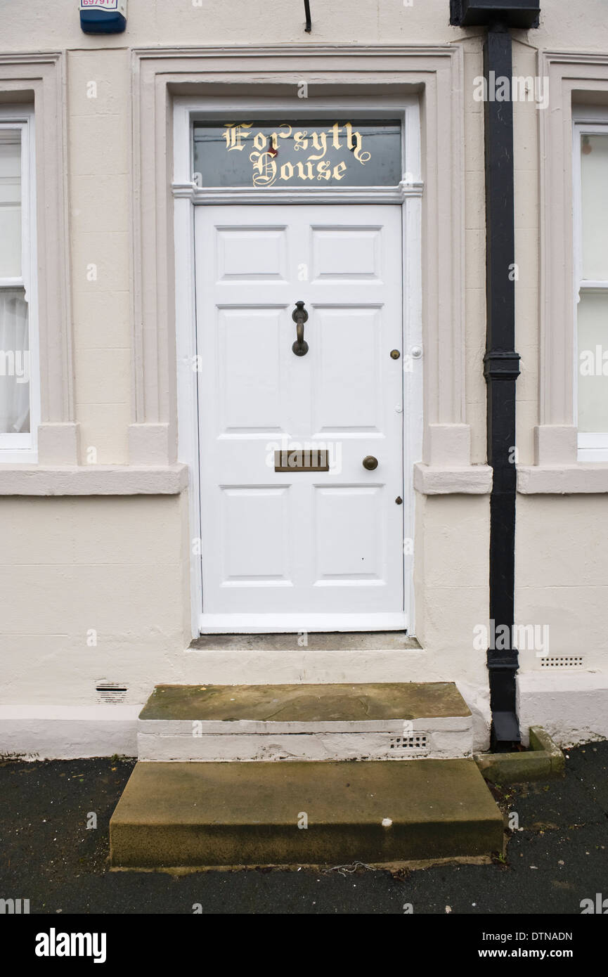 White wooden house front door hi-res stock photography and images - Alamy