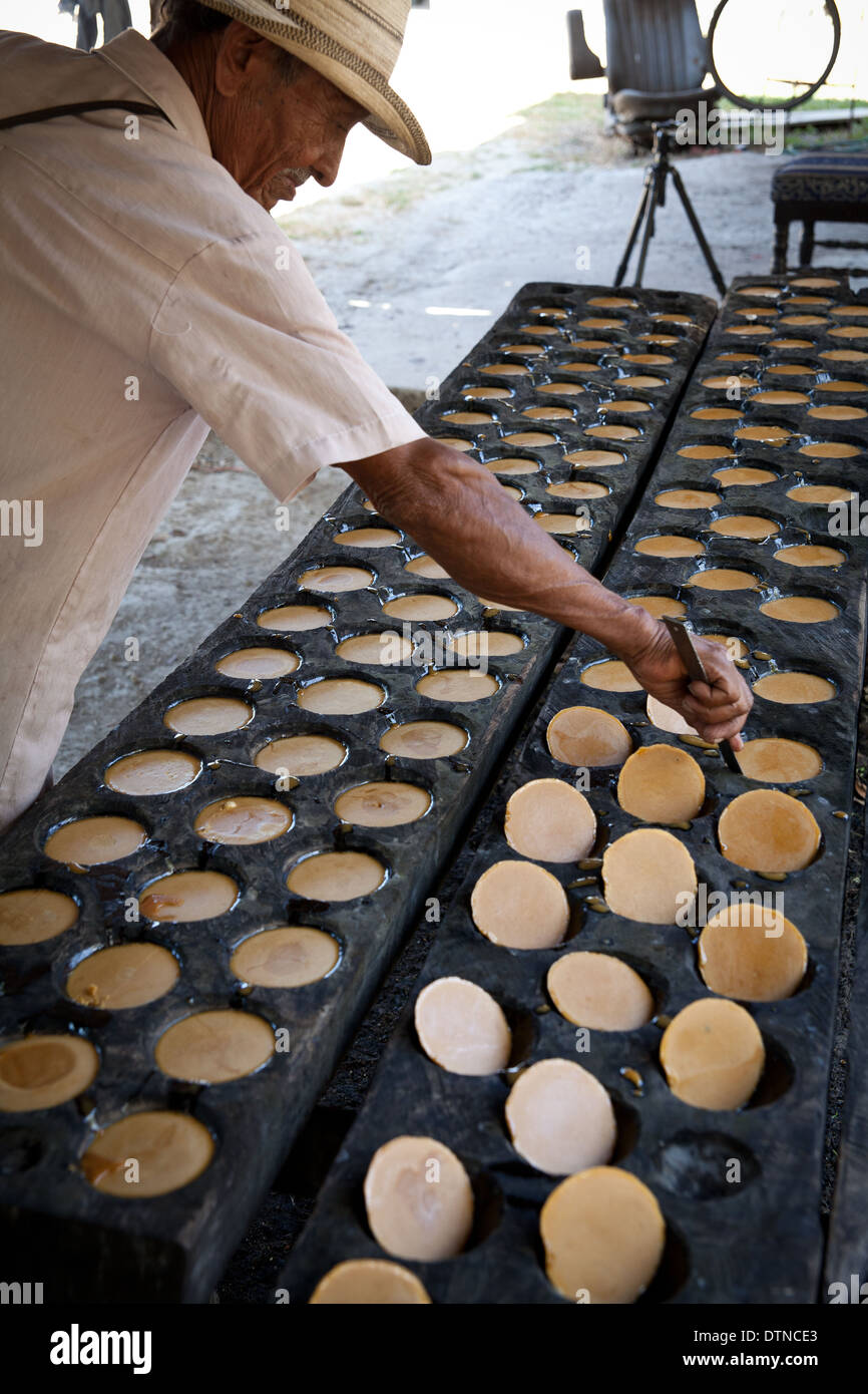 Panamanian workers hi-res stock photography and images - Alamy