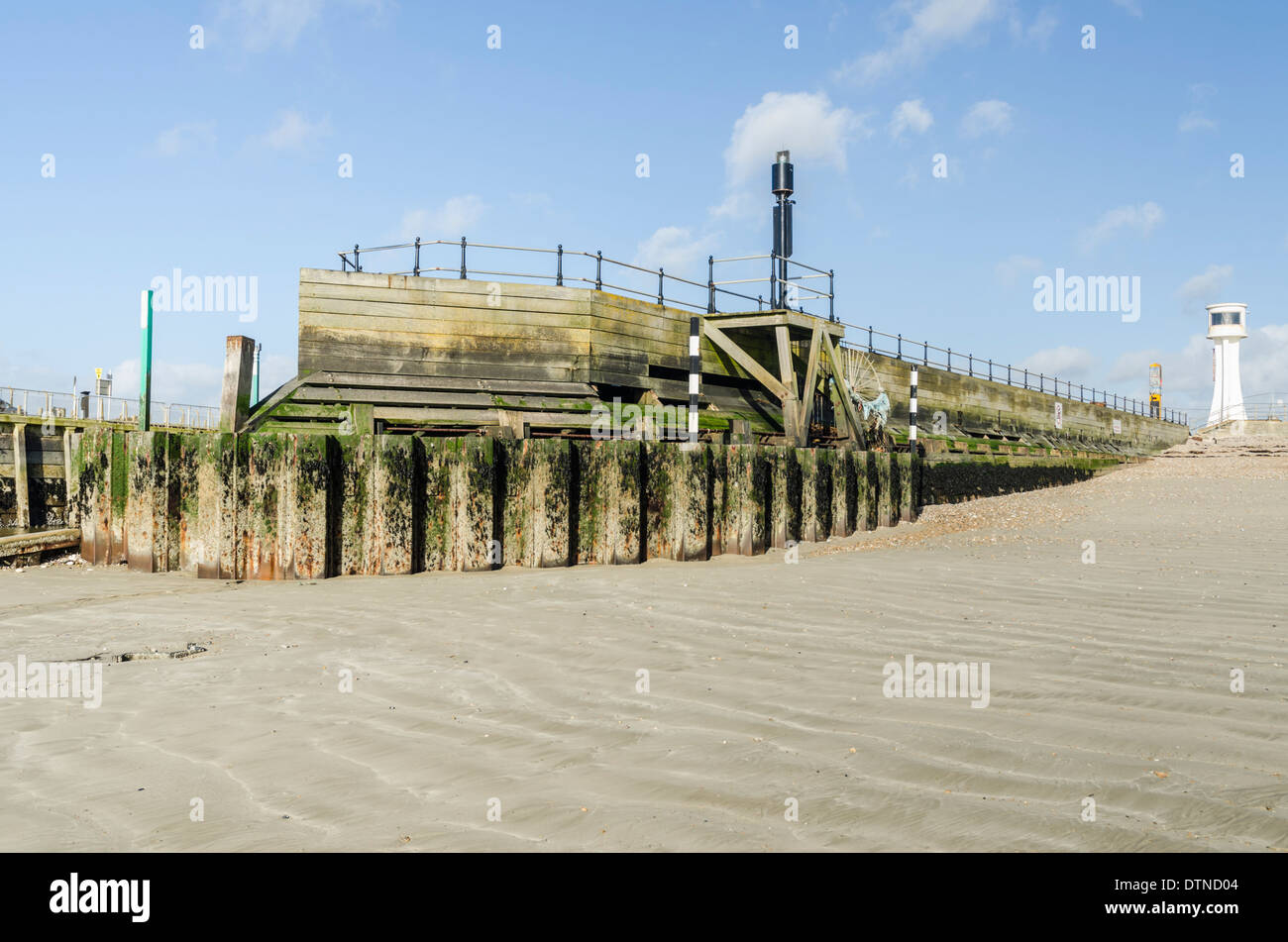 Lighthouse at littlehampton hi-res stock photography and images - Alamy