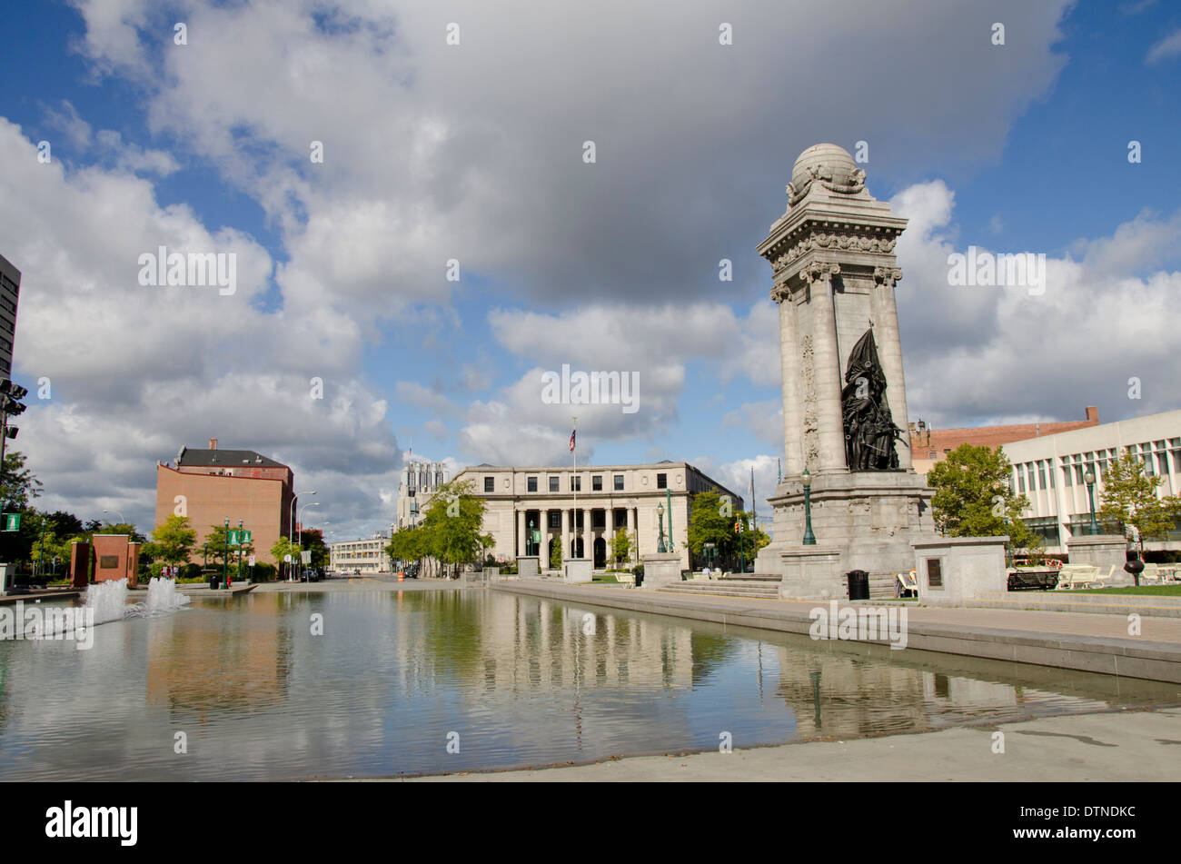 New York, Syracuse. Historic Clinton Square, Soldiers & Sailors ...