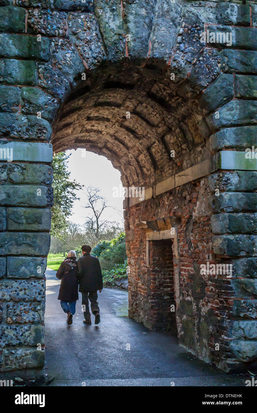 Mock roman ruin decorative bridge hi-res stock photography and images ...