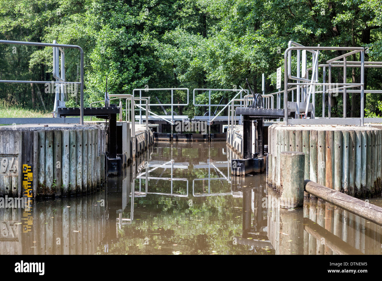 Regulating water levels hi-res stock photography and images - Alamy