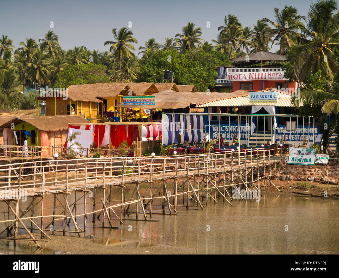 India, Goa, Mandrem Beach, bridge to Valankann Russian Bar and ...