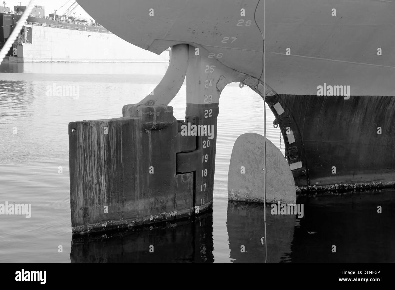 Rudder ship hi-res stock photography and images - Alamy