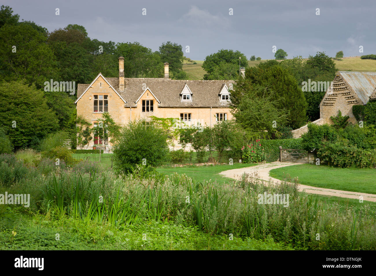 English farmhouses hi-res stock photography and images - Alamy