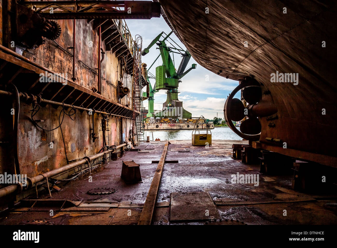 Container ship in port propeller hi-res stock photography and images ...