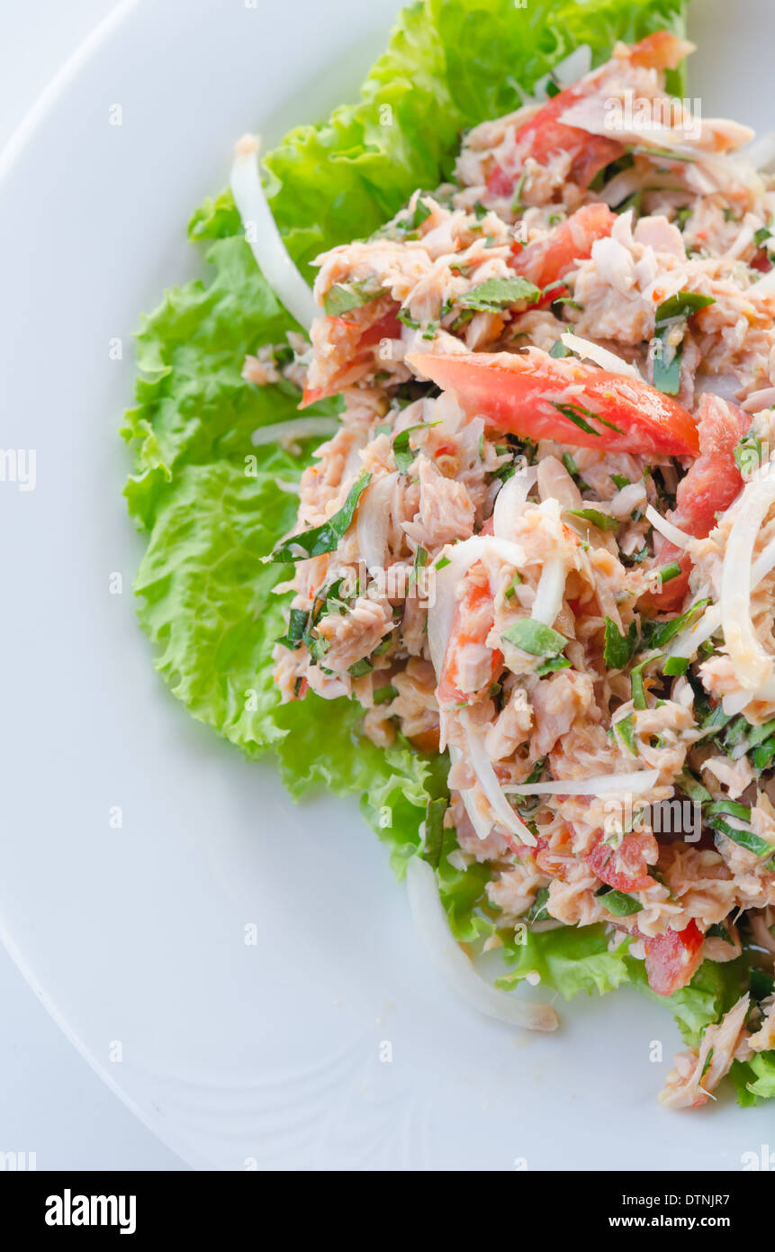 Tuna with tea leaves and mix vegetables , spicy salad Stock Photo - Alamy