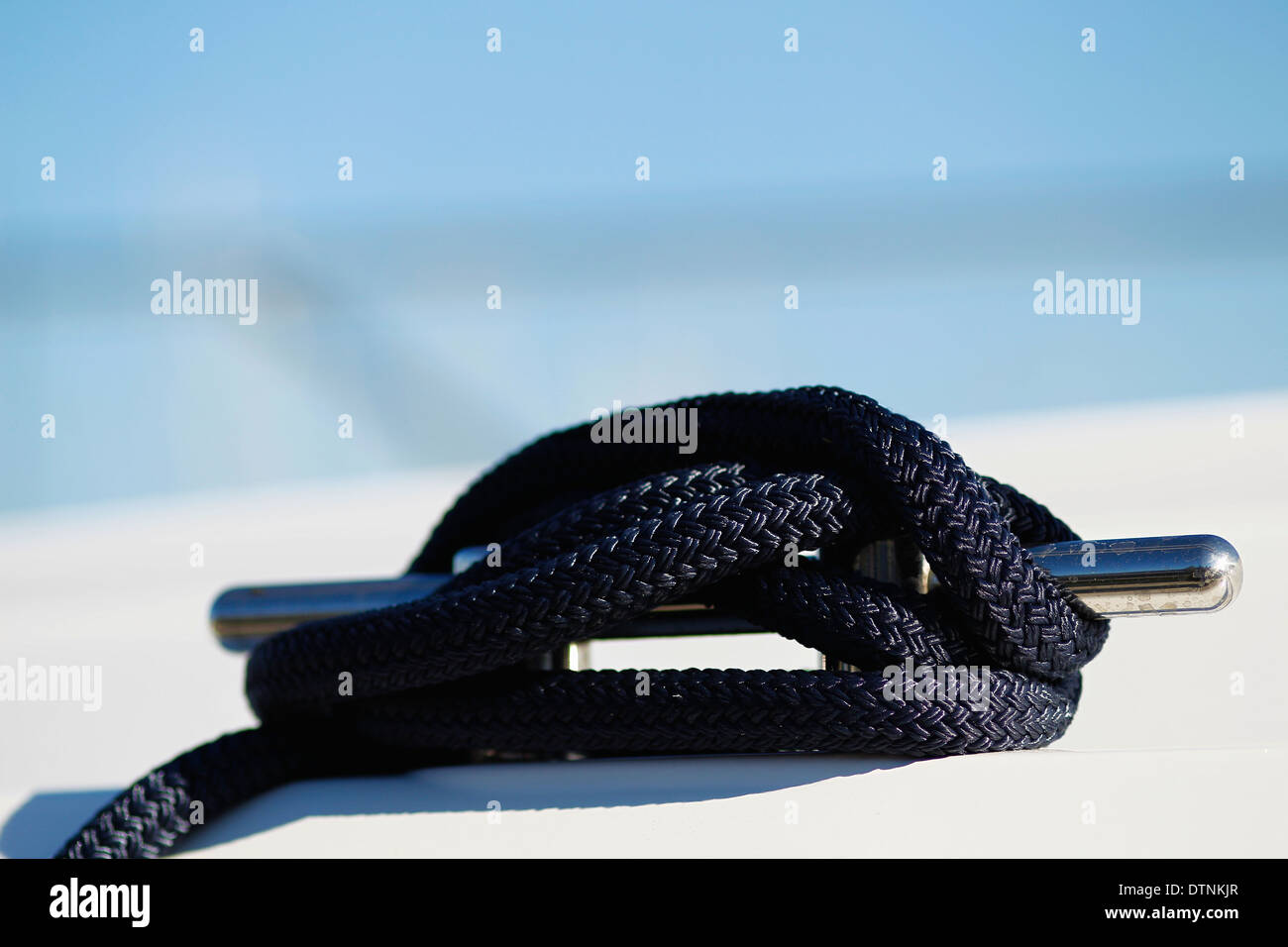 Mooring a boat hi-res stock photography and images - Alamy