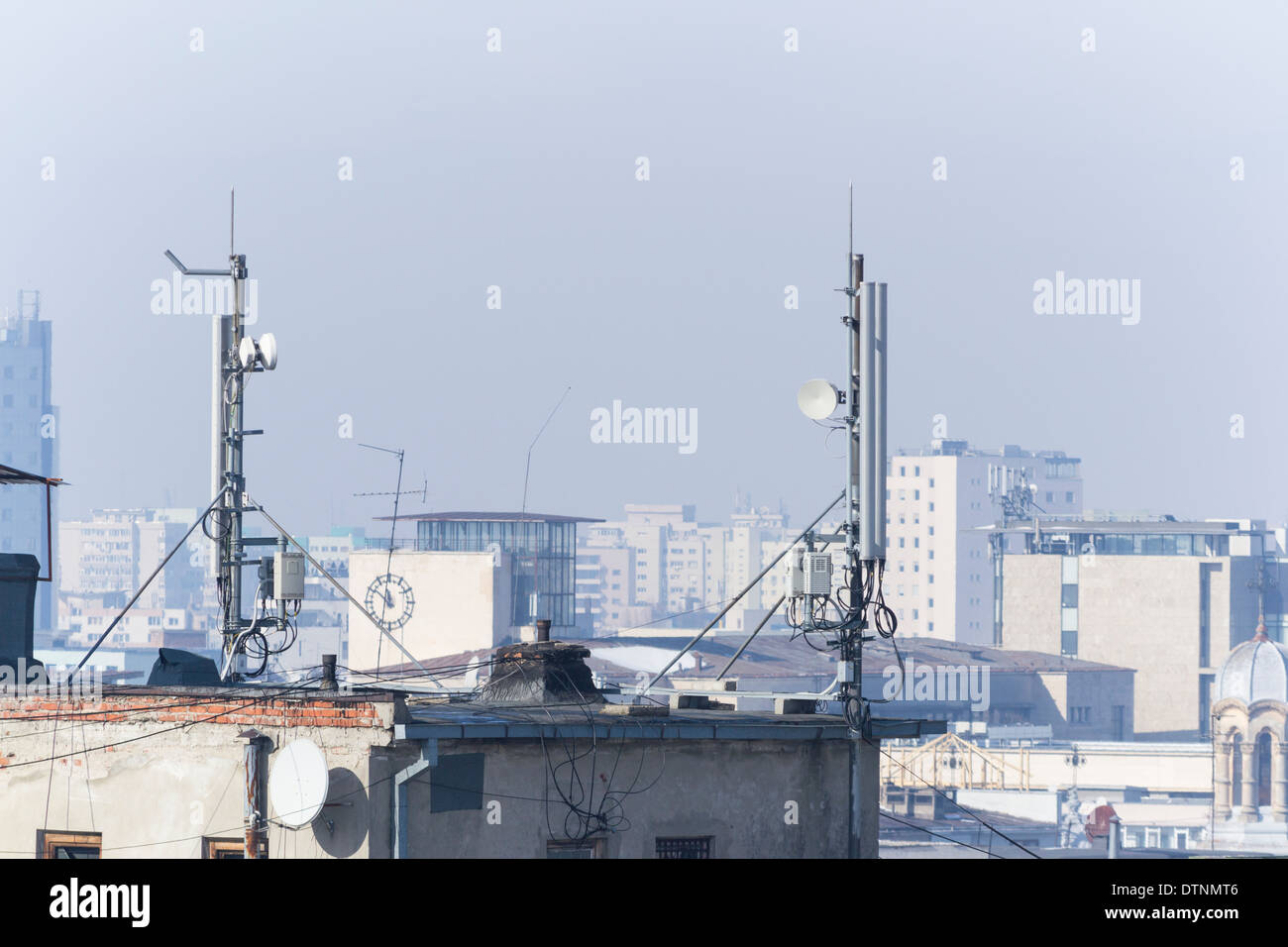 Rooftop mast hi-res stock photography and images - Alamy