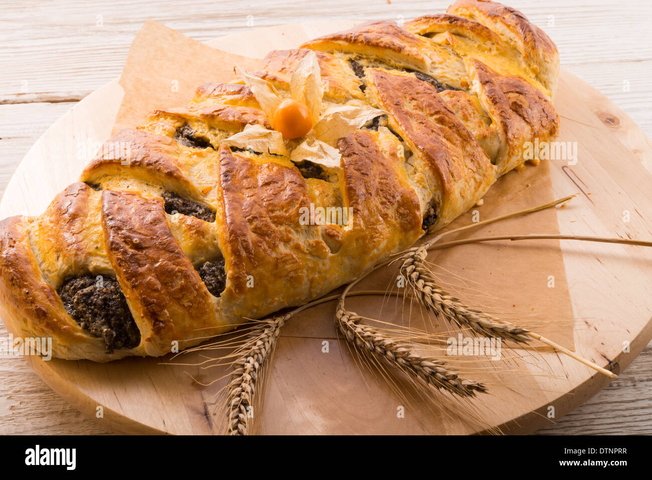 Golden marzipan hi-res stock photography and images - Alamy