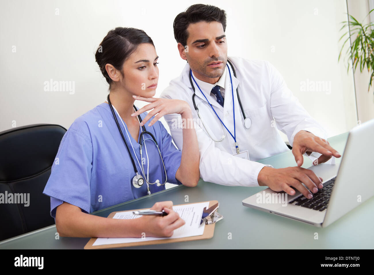 Young team doctors general hi-res stock photography and images - Alamy