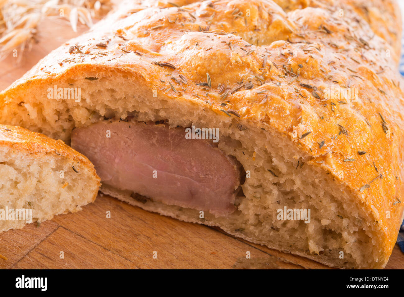 Bread brown hi-res stock photography and images - Alamy