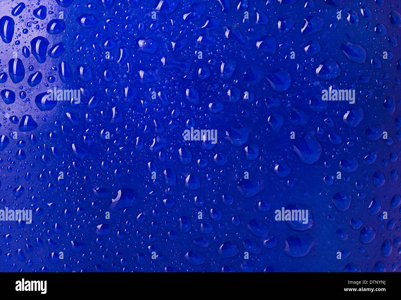 Texture water drops on the apple, background Stock Photo - Alamy