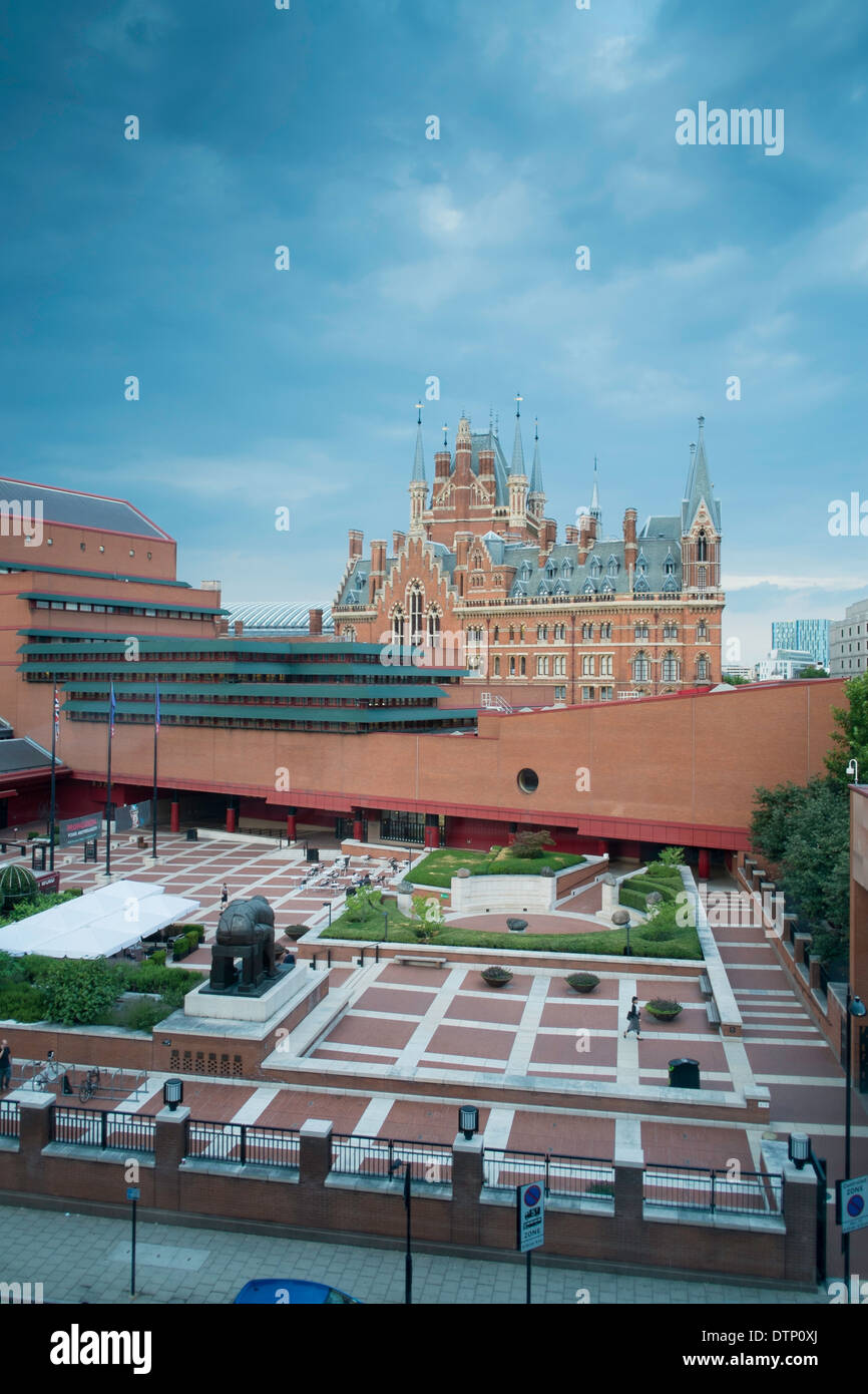 View pancras square library pancras hi-res stock photography and images ...