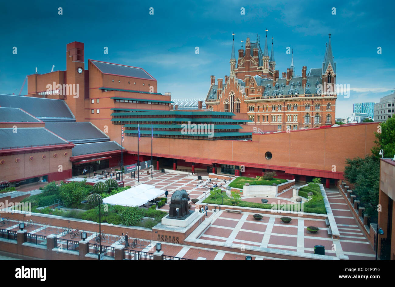 View pancras square library pancras hi-res stock photography and images ...