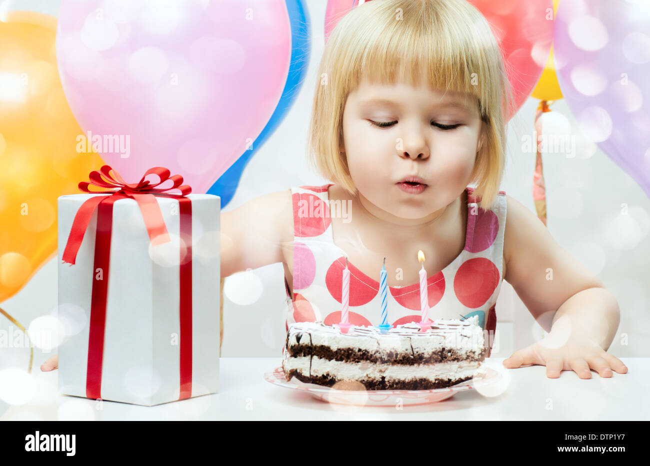 little girl celebrates birthday Stock Photo - Alamy