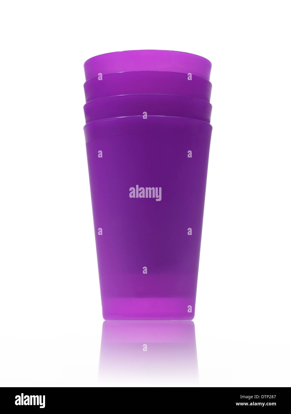 Plastic beer cups hi-res stock photography and images - Alamy