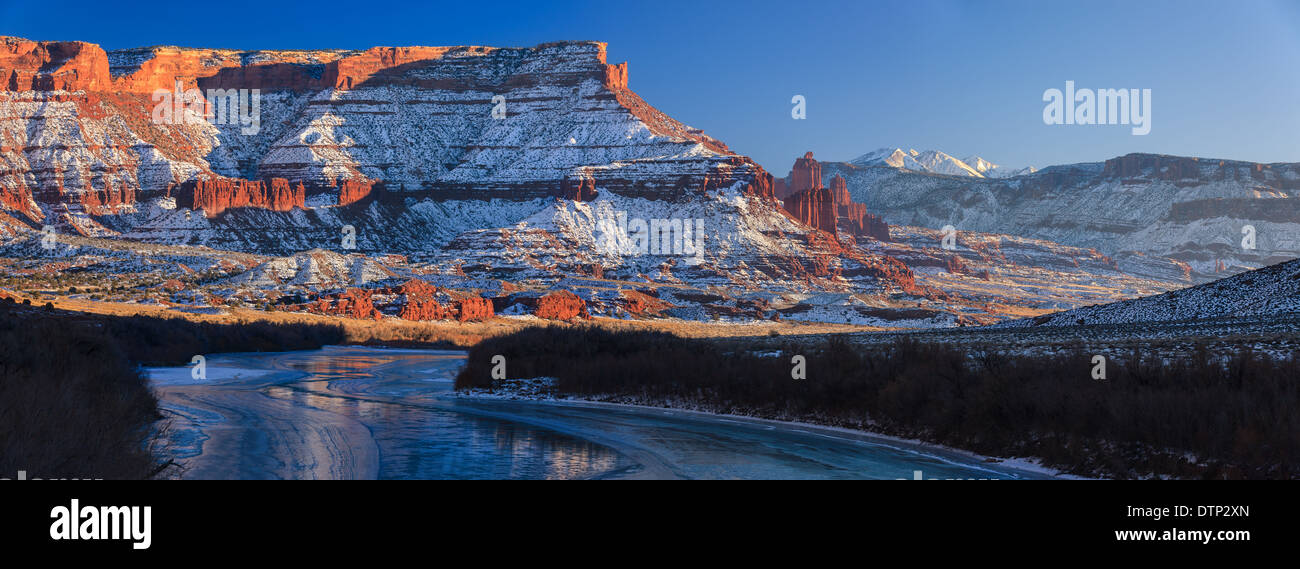 Fisher towers colorado blue sky hi-res stock photography and images - Alamy