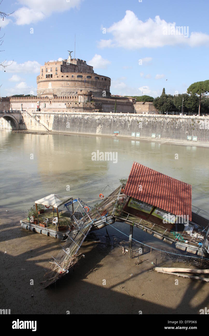 Pontoon rome hi-res stock photography and images - Alamy
