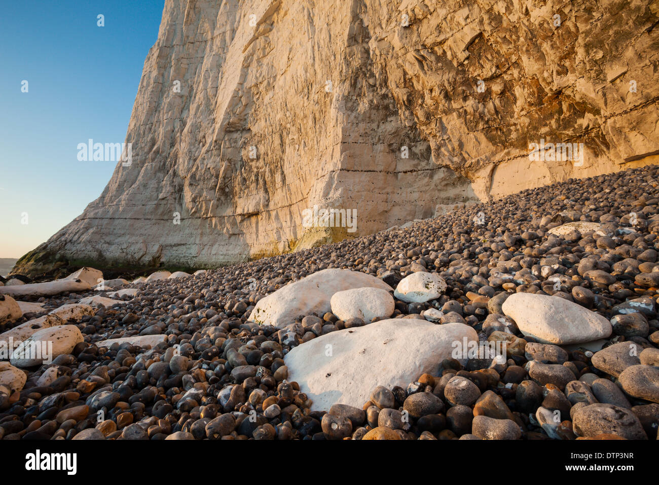 Seven sisters cliffs boulders beach hi-res stock photography and images ...