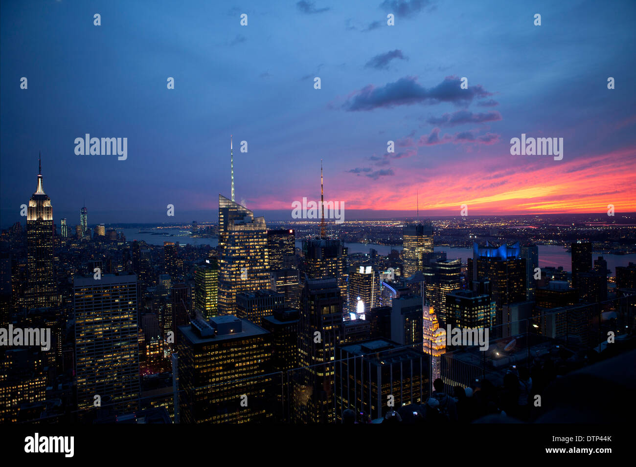 new york city skyline at sunset in october Stock Photo - Alamy