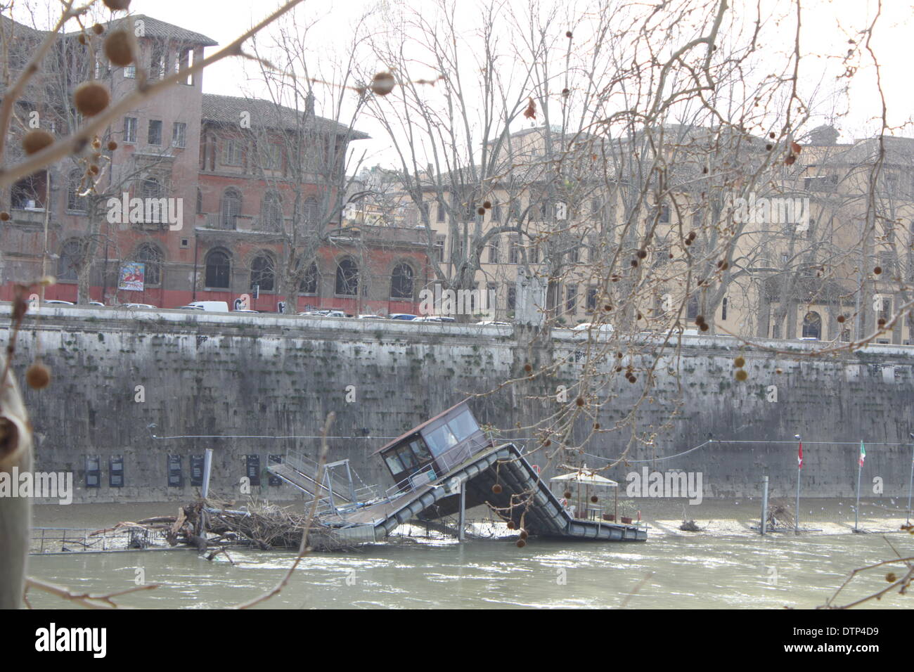 Pontoon rome hi-res stock photography and images - Alamy