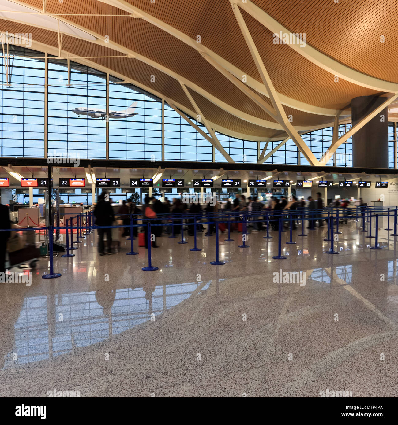 Terminal check in hall hi-res stock photography and images - Alamy