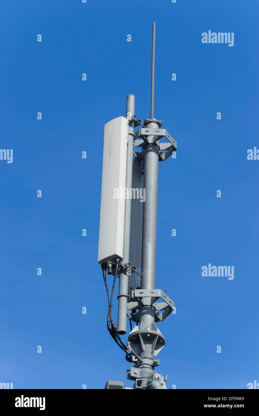 Telecom masts hi-res stock photography and images - Alamy