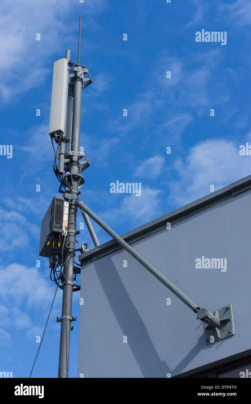 Mobile masts field hi-res stock photography and images - Alamy
