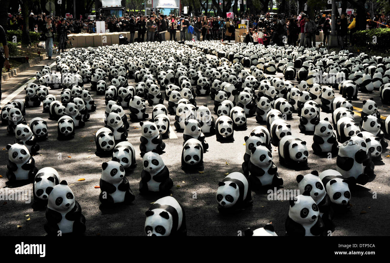 1600 pandas hi-res stock photography and images - Alamy