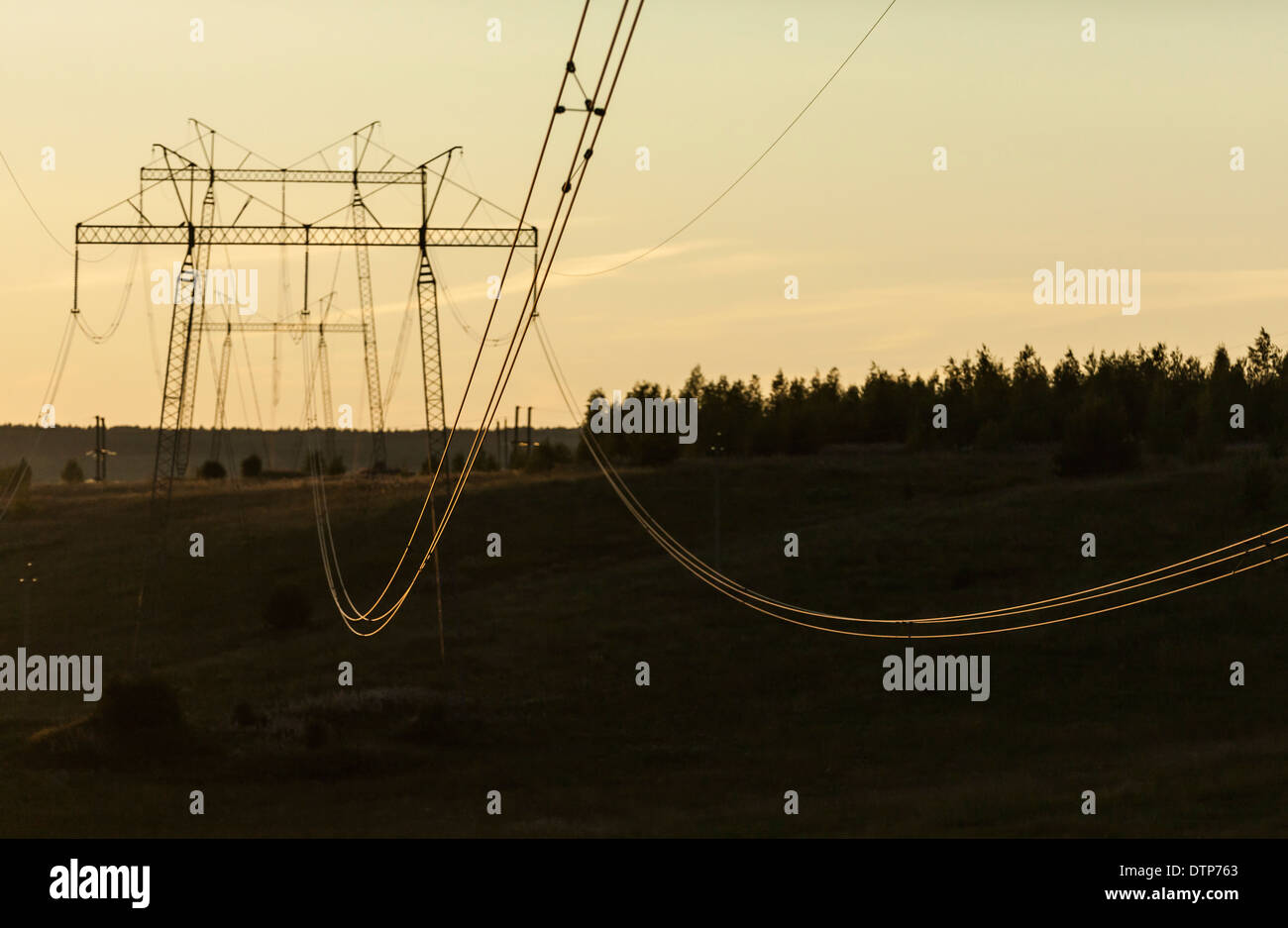 Large steel transmission towers hi-res stock photography and images - Alamy